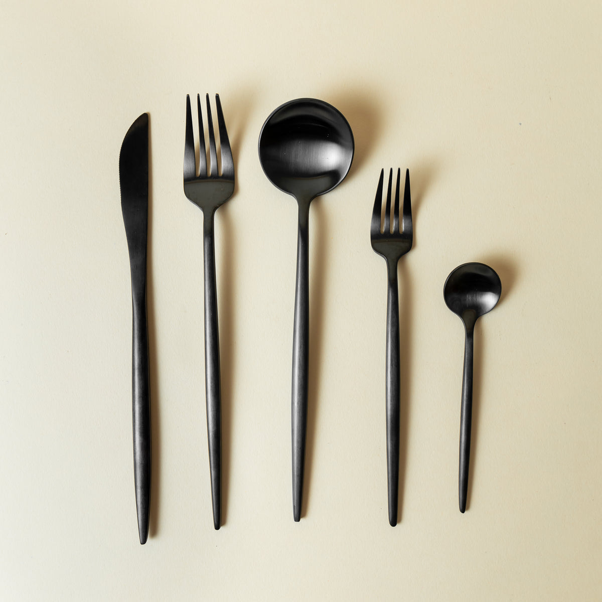 Set de Cubierto Stick Black 5 piezas – Mantelería rimar